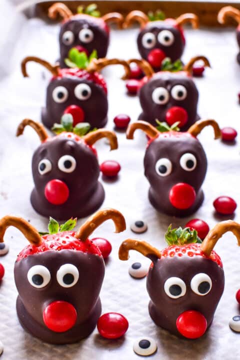 Chocolate Covered Strawberry Reindeer – Lemon Tree Dwelling